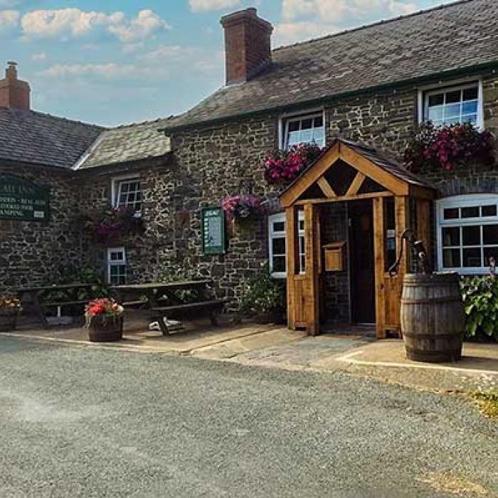 Dolau Inn - Mochdre, Powys | Rural pub with food menu, bunkhouse and ...
